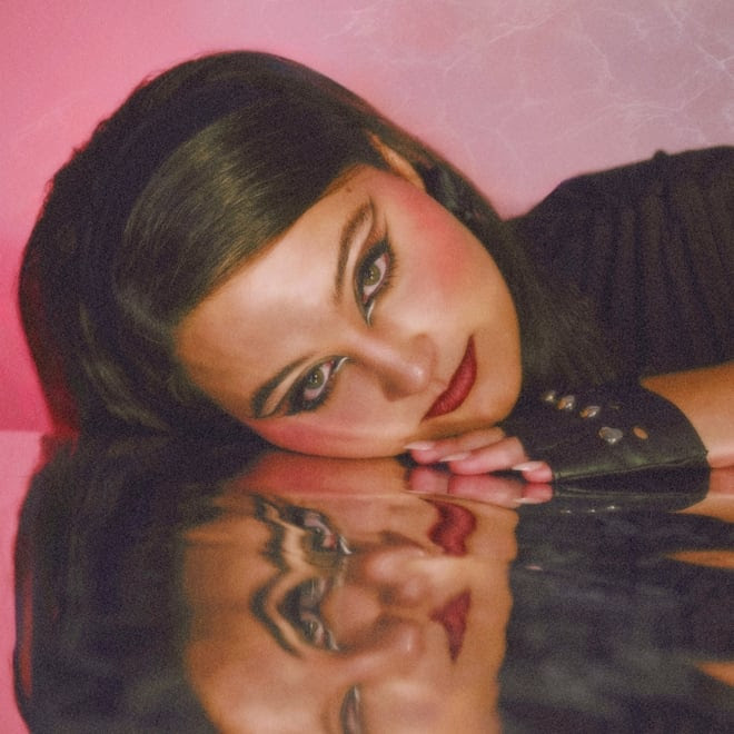 BEA FERNÁNDEZ SORPRENDE CON SU SEGUNDO SINGLE "LA VIDA CAMBIA" - GTS | GTS