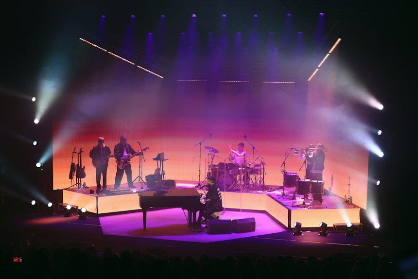 PABLO LÓPEZ ENAMORA A HUELVA CON UN SOLD OUT APOTEÓSICO EN EL INICO DE ...